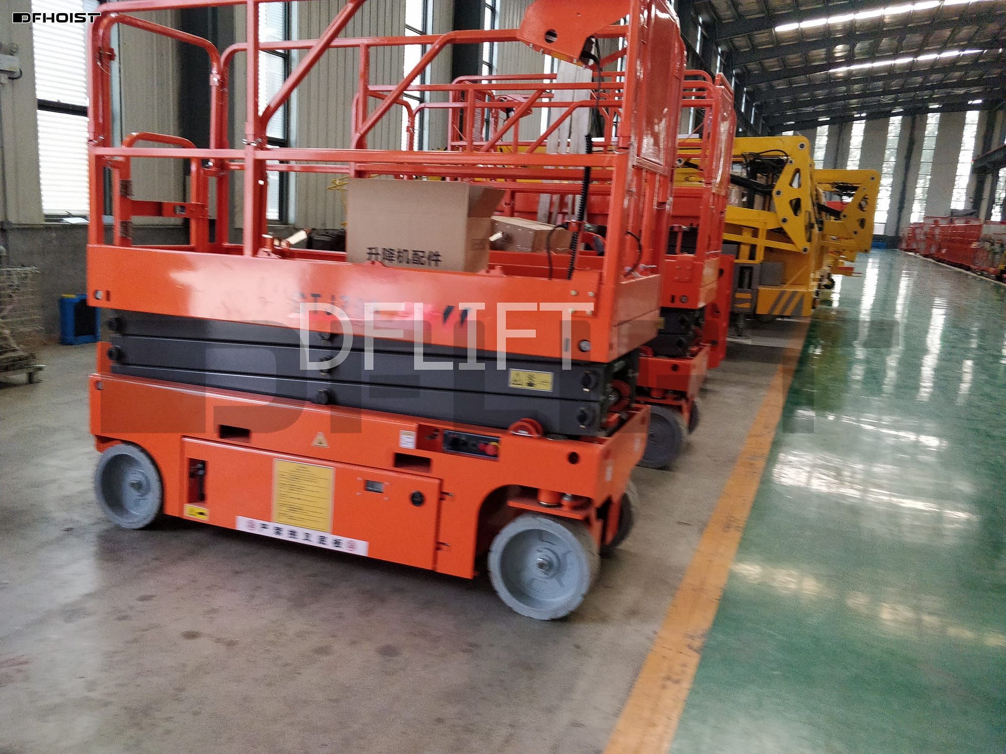 2 sets MINI SELF-PROPELLED SCISSOR LIFT To Chile | DFLIFT