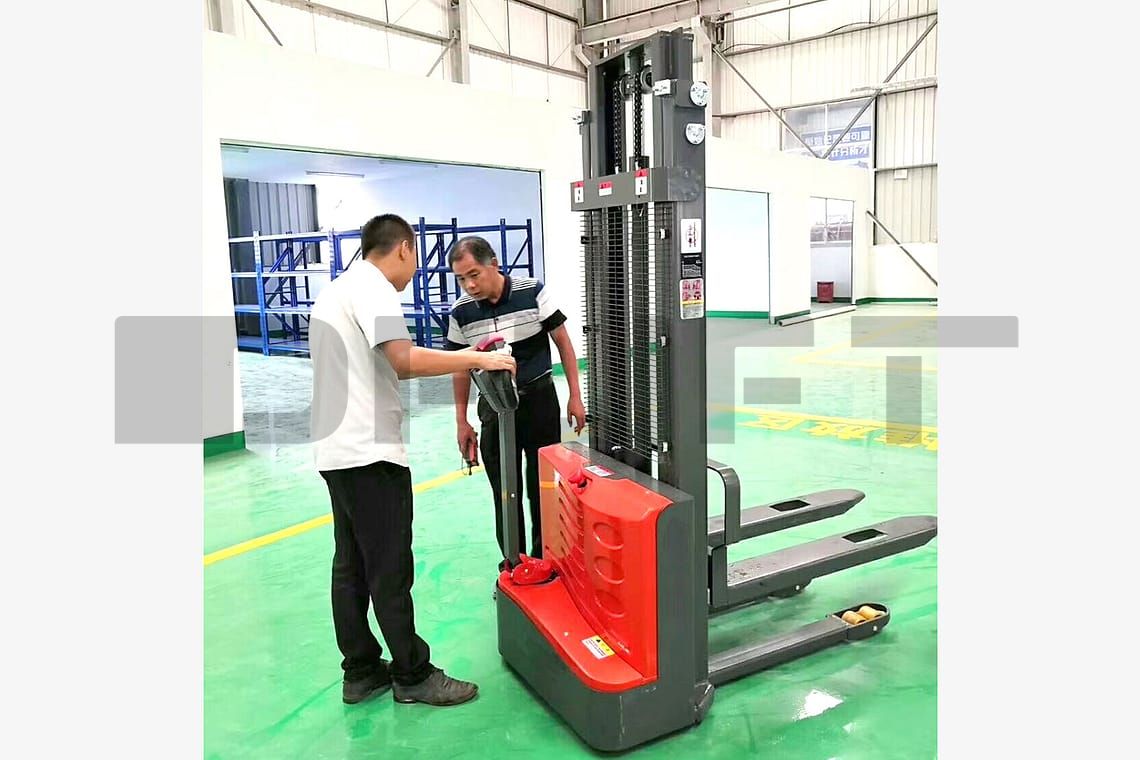Electric Stacker Manufacturer in China | Safe and Reliable | DFLIFT