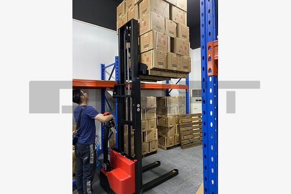 Electric Stacker Manufacturer in China | Safe and Reliable | DFLIFT