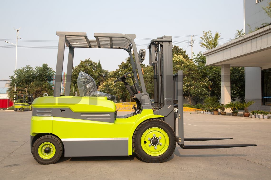4 Wheel Electric Forklifts Manufacturer in China | Safe and Reliable ...