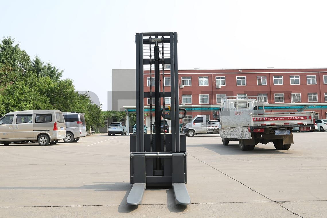 Electric Stacker Manufacturer in China | Safe and Reliable | DFLIFT