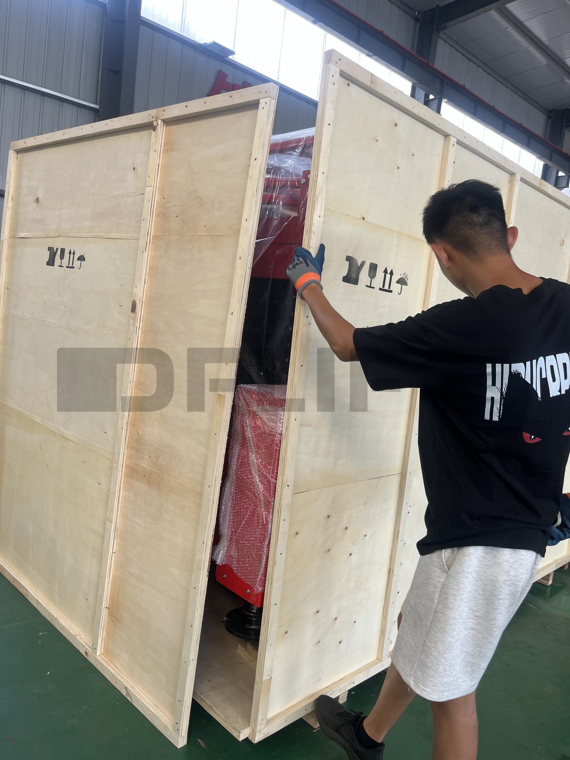 Self-Propelled Scissor Lift Exported to Australian | DFLIFT